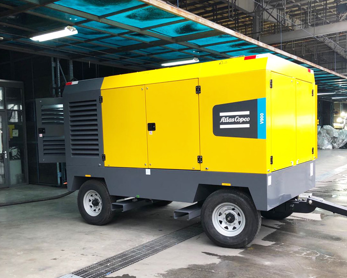 Atlas Copco Large Diesel Air Compressors 696-1596 cfm (7-35 bar) - Buy ...